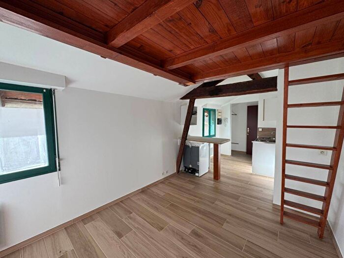 Appartement à louer - Centre-Hôtel de Ville, Limoges - 1 pièce