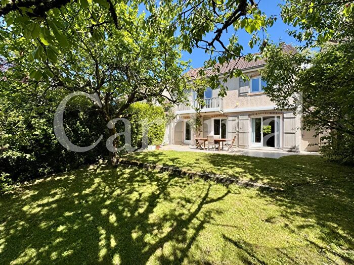 Maison à Noisy-le-Roi, à louer