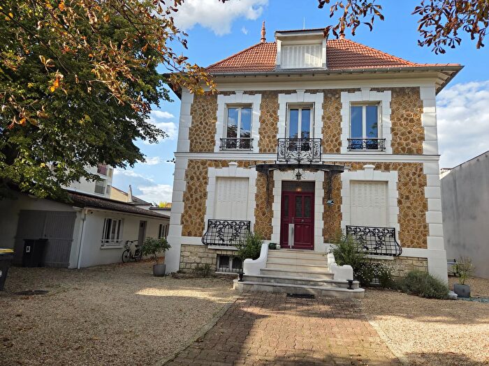 Maison à vendre - Saint-Maur-des-Fossés, Les Mûriers - 8 pièces - 4 chambres