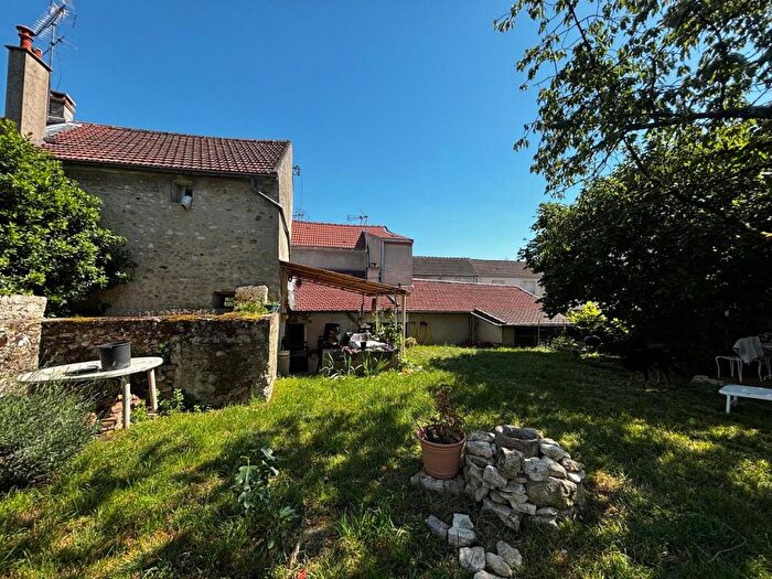 Issou : Maison 3 pièces à vendre