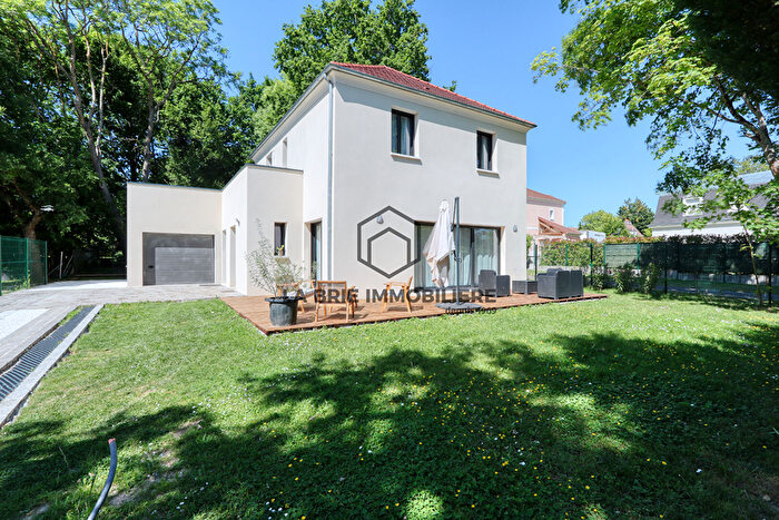 Maison à vendre - Marolles-en-Brie - 7 pièces - 5 chambres