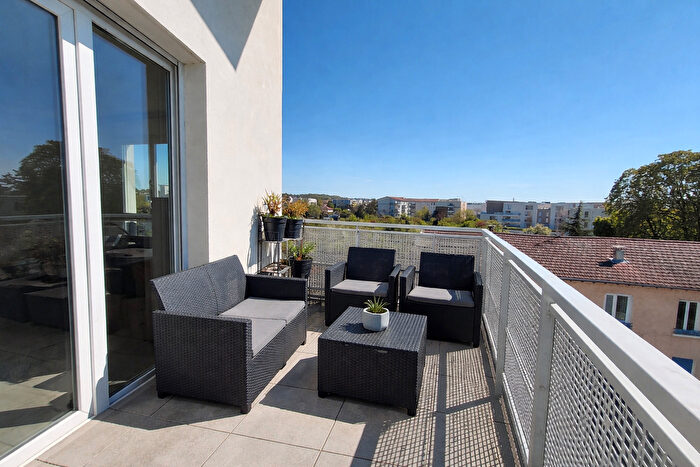 Appartement à vendre - Décines-Charpieu, Centre-ville - 4 pièces - 3 chambres