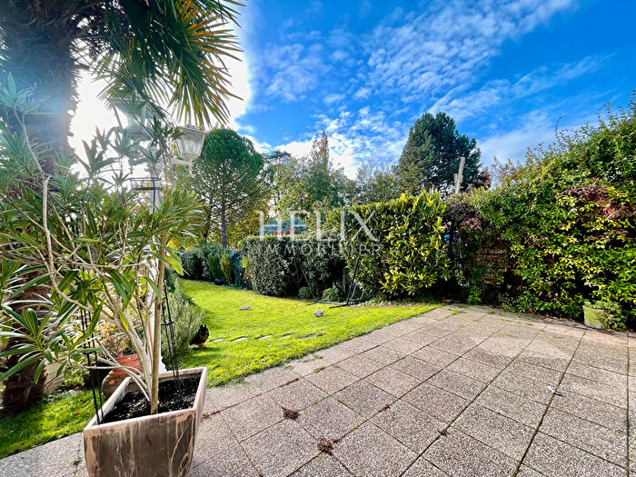 Maison à vendre - Chatou, Est - 5 pièces - 3 chambres