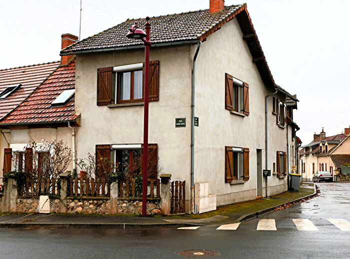 Maison à vendre - Commentry - 8 pièces - 5 chambres