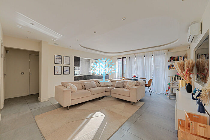 Appartement à vendre - Les Lilas, Centre-ville, Romain, Rolland - 4 pièces - 3 chambres