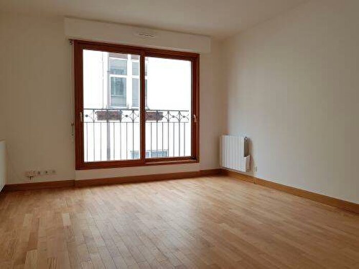 Appartement à louer - République-Saint Ambroise, Paris ème arrondissement - 2 pièces - 1 chambre