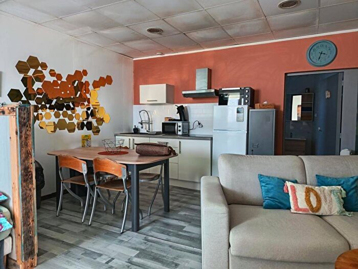 Appartement à louer - Saint-Quentin-la-Motte-Croix-au-Bailly - 2 pièces - 1 chambre