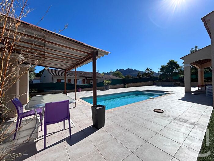 Maison 4 pièces à vendre à Roquebrune-sur-Argens, Les Fourques, Le Défens, Les Quatre Chemins