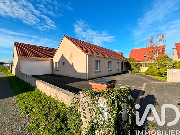 Maison à vendre - Cholet, Bretagne - 6 pièces - 5 chambres