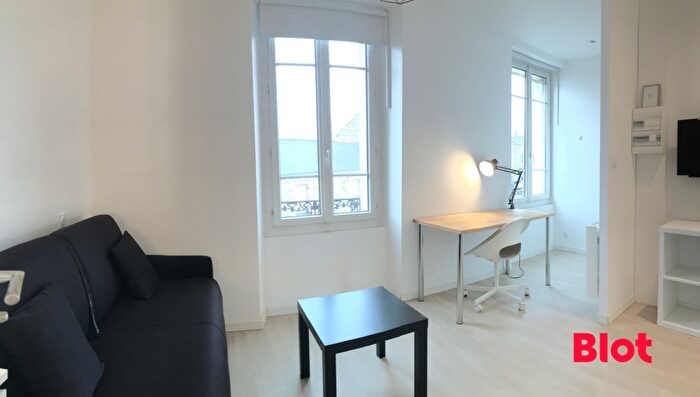 Appartement à louer - Quartiers Sud-Est, Francisco Ferrer - 1 pièce