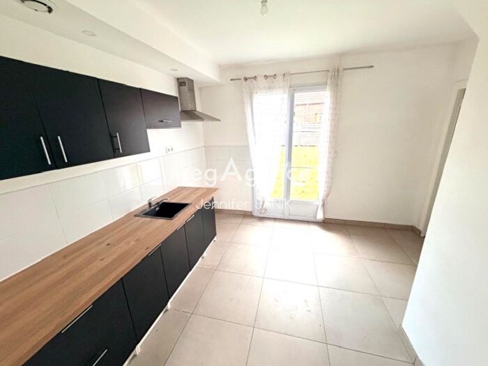 Maison à vendre - Tricot - 7 pièces - 5 chambres