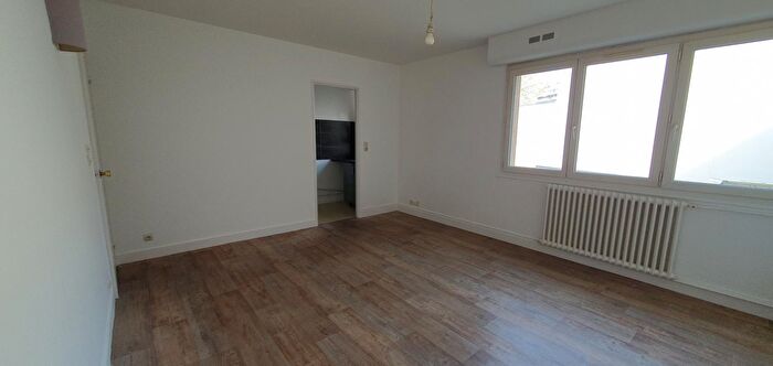 Nanterre, Centre-ville : Appartement 2 pièces à louer
