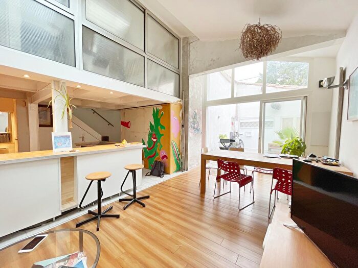 Maisons à vendre et appartements à louer - 1