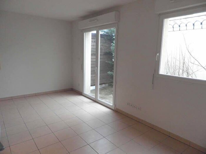 Ouest et Sud, Gond-Pontouvre : Appartement 1 pièce à louer