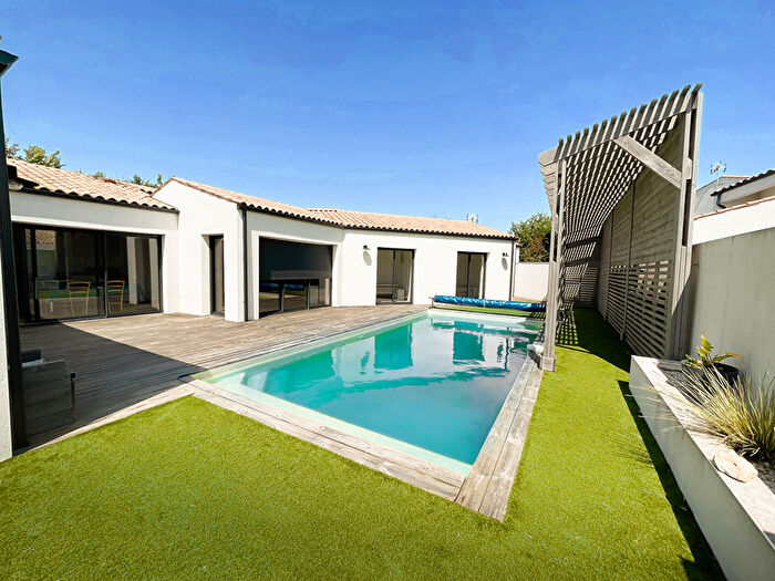 Maison à louer - Dompierre-sur-Mer - 5 pièces - 4 chambres