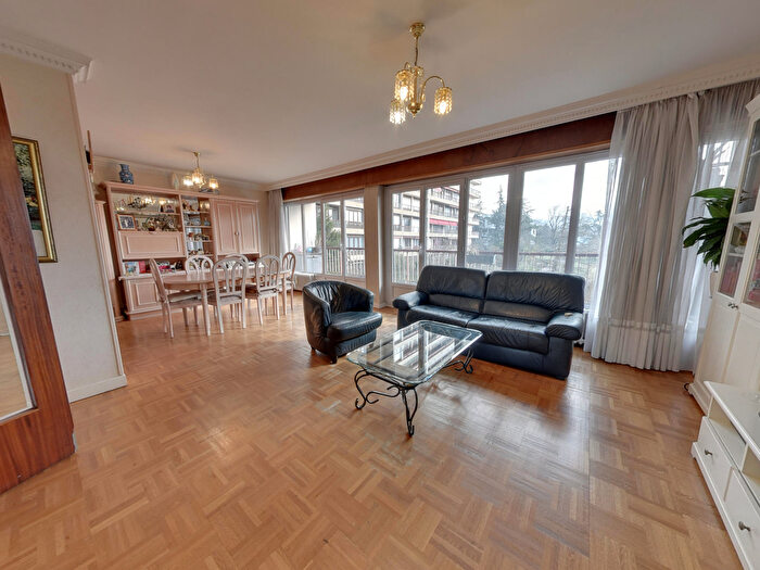 Appartement à vendre - Échirolles, Bayard, La Luire, Vicose, Comboire - 5 pièces - 3 chambres