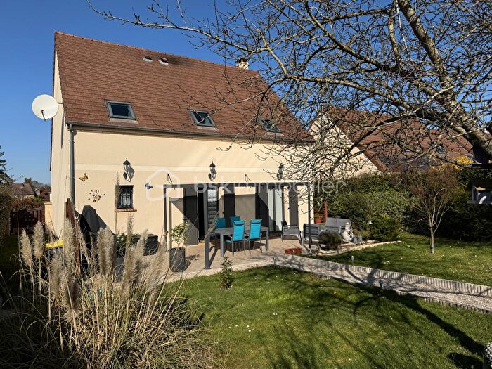 Maison 5 pièces à Fontenay-le-Vicomte, à vendre