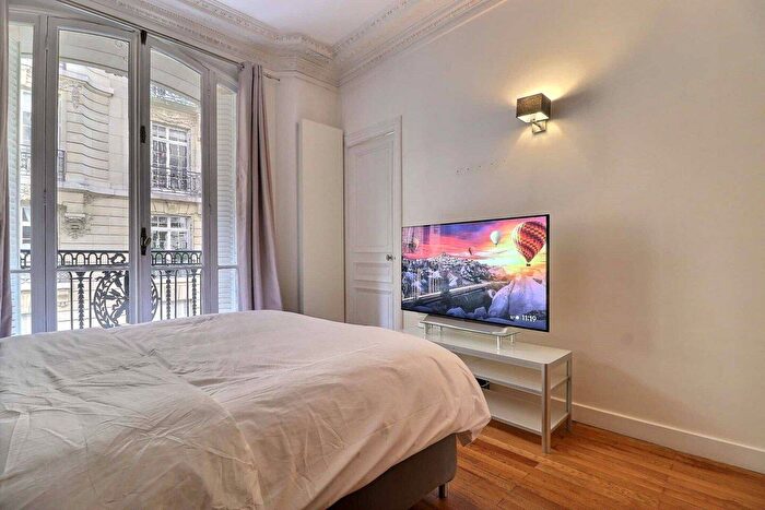 Appartement à louer - Chaillot, Paris ème - 3 pièces - 3 chambres