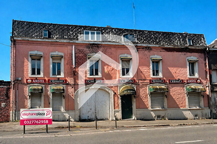 Maison à vendre - Le Cateau-Cambrésis - 10 pièces - 8 chambres