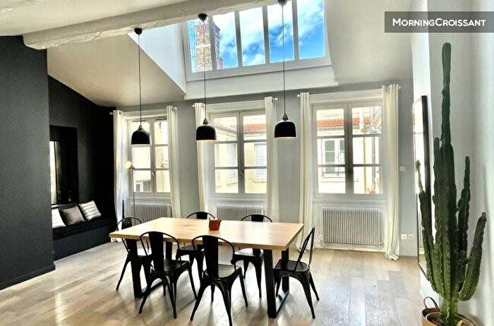 Appartement à louer - Pentes de la croix-rousse, Lyon er arrondissement - 3 pièces - 2 chambres