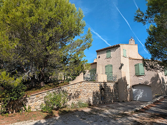 Maison 5 pièces à Éguilles, à louer