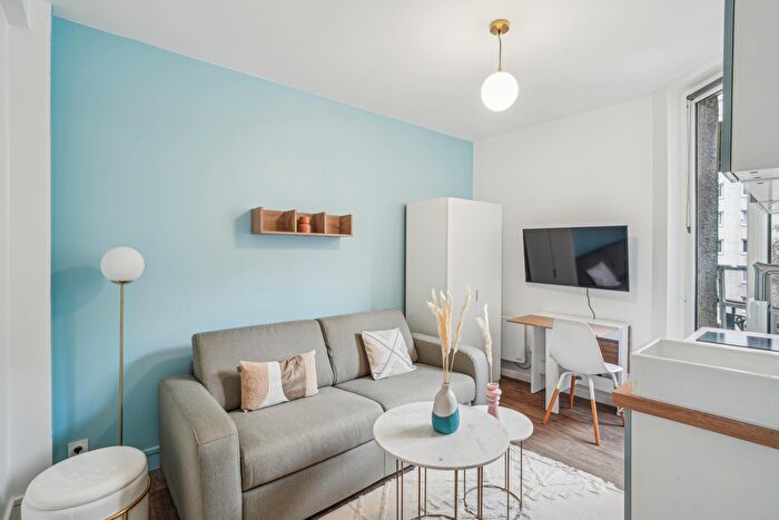 Appartement à louer - Paris e , Belleville - 1 pièce