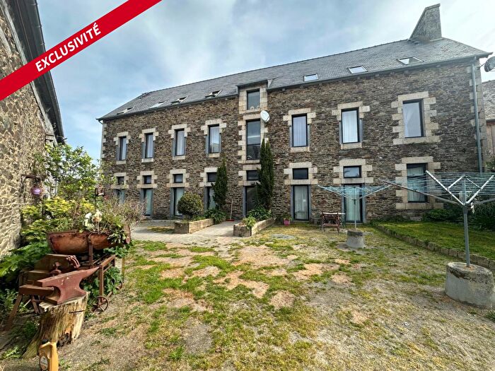 Maison à vendre - La Roche-Derrien - 18 pièces - 12 chambres