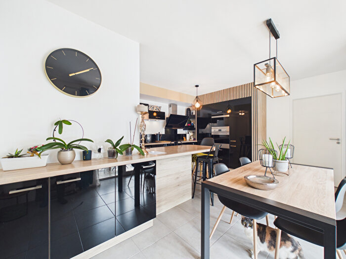 Appartement à vendre - Chambéry, Centre-ville - 3 pièces - 2 chambres