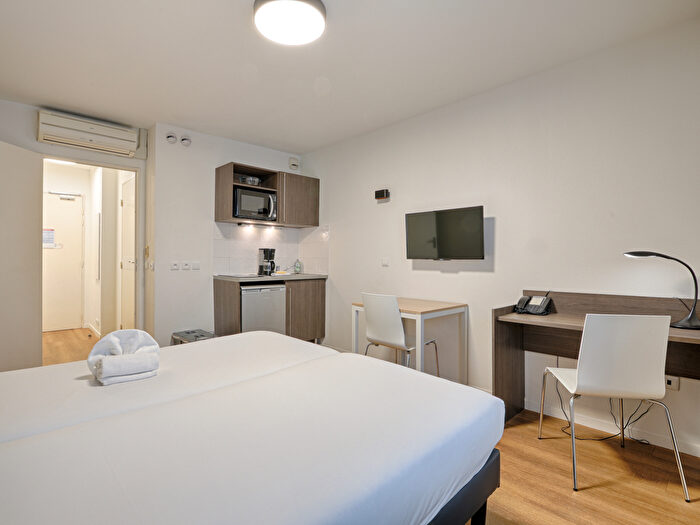 Appartement à louer - Nogent-sur-Marne, Le Port sous La Lune - 1 pièce