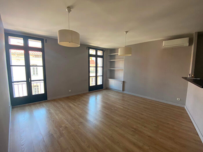 Appartement à louer - Perpignan, Clémenceau - 4 pièces - 3 chambres