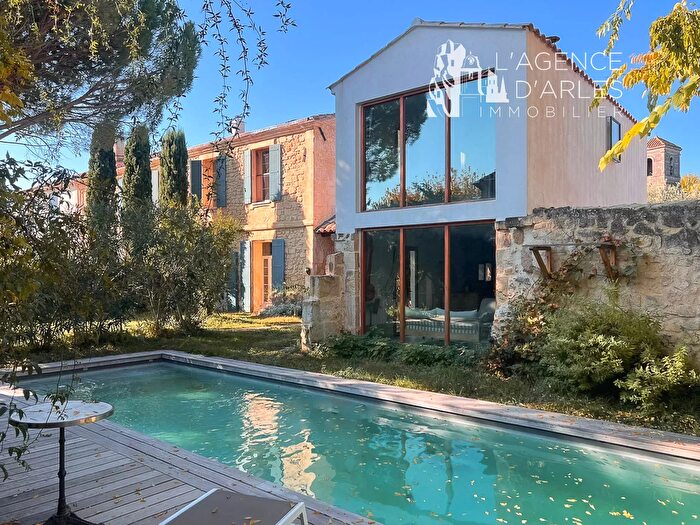 Maison à vendre - Arles, Pont de Crau, Moulès - 6 pièces - 3 chambres