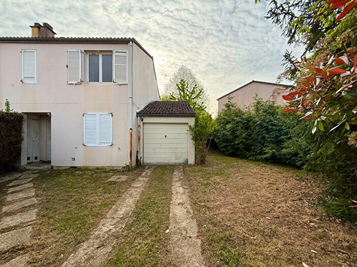 Maison 5 pièces à Magny-les-Hameaux, à vendre