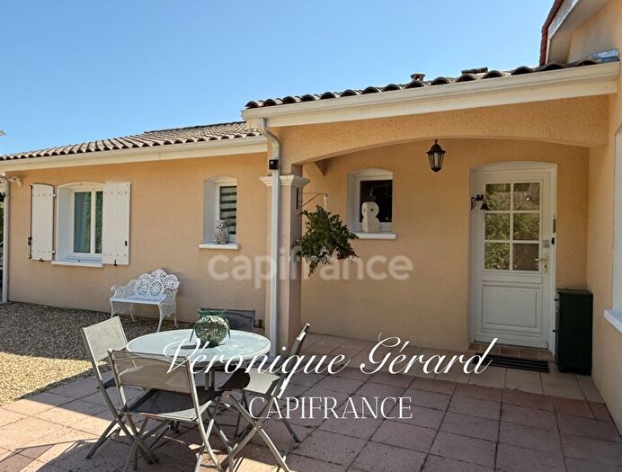 Maison à vendre - Montpon-Ménestérol - 6 pièces - 4 chambres