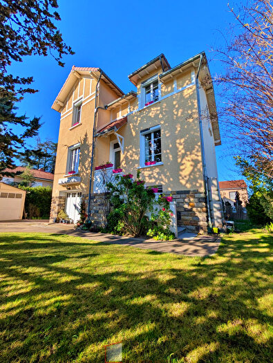 Maison à vendre - Vic-le-Comte - 7 pièces - 4 chambres