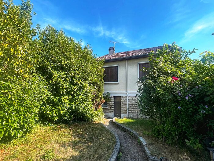 Montfermeil, Franceville : Maison 4 pièces à vendre