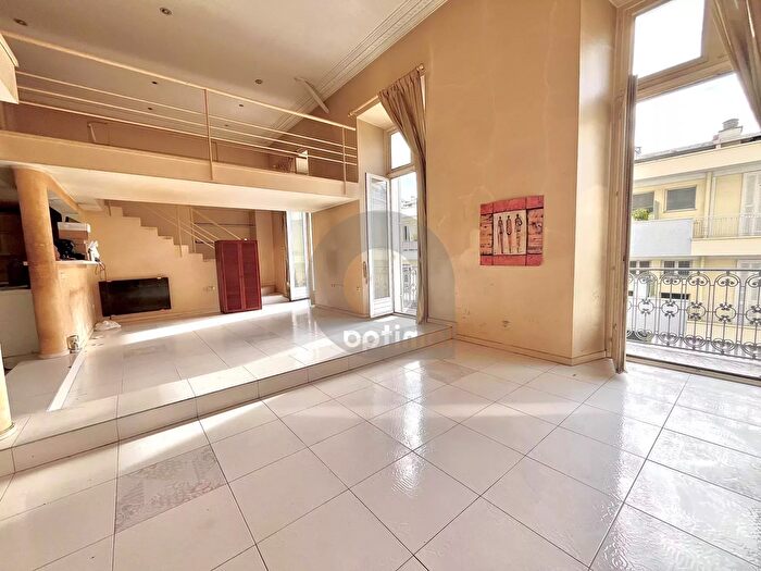 Appartement à vendre - Menton, Hôtel de Ville, Vieille Ville, Musée, Madone, Carnolès - 2 pièces - 1 chambre