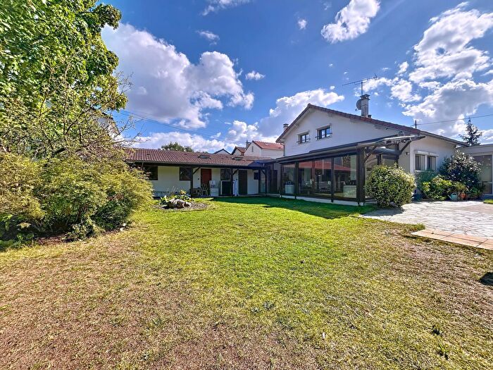 Maison à vendre - Chatou, Ouest - 6 pièces - 4 chambres