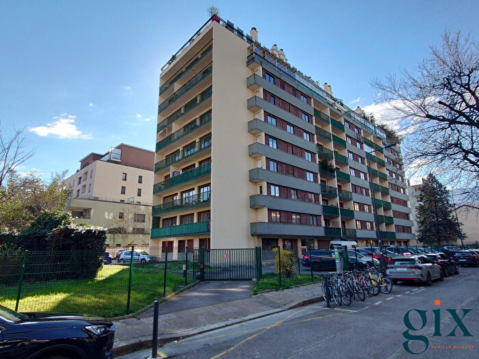 Appartement à vendre - Grenoble, Eaux-Claires, Mistral - 6 pièces - 4 chambres