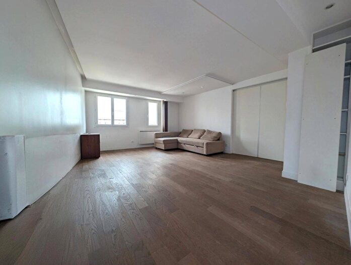 Appartement à louer - Sorbonne, Paris ème arrondissement - 3 pièces - 2 chambres