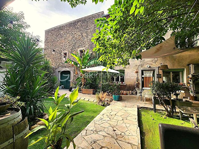 Maison à vendre - Adissan - 10 pièces - 8 chambres