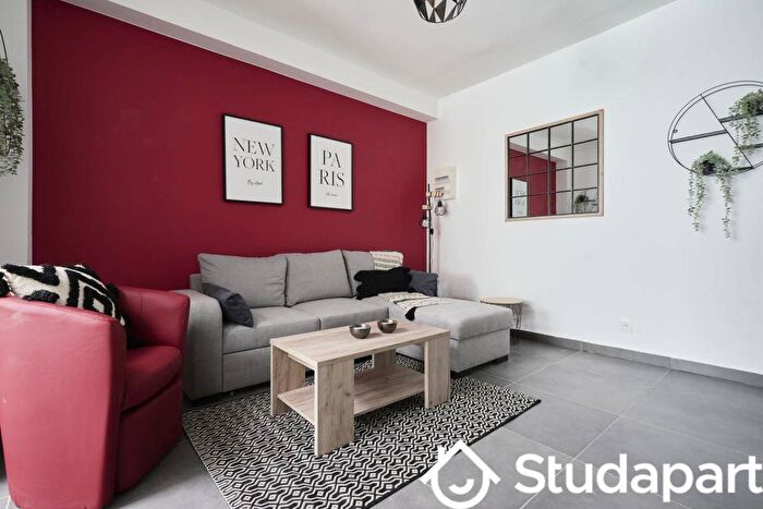 Appartement à louer - Beaumont, Croix - 1 pièce - 3 chambres