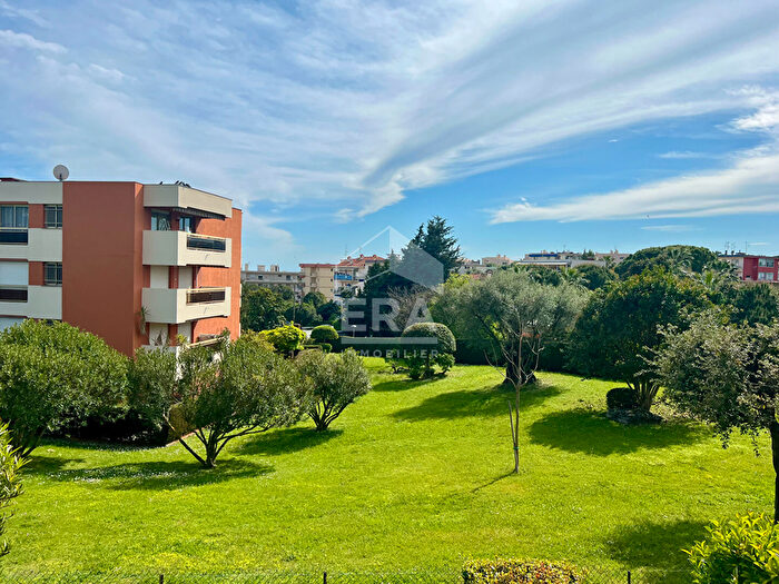 Appartement à vendre - Antibes, Antibes-les-Pins, Trianon, Le Fournel, Peyregoue - 3 pièces - 2 chambres