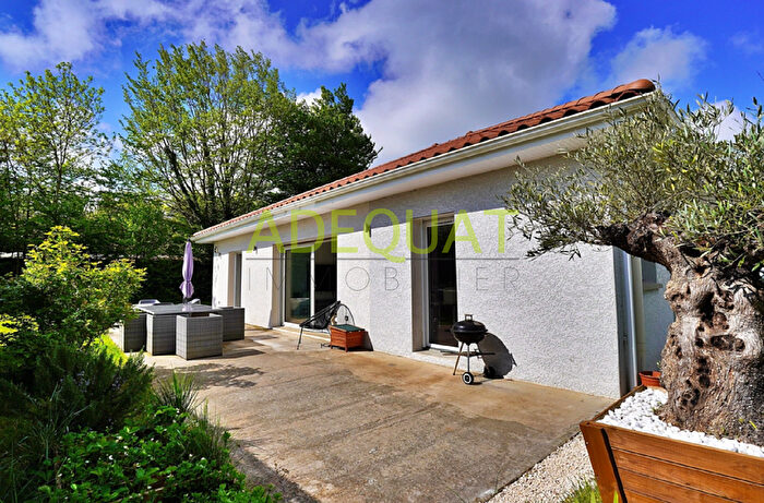 Maison à vendre - La Chapelle-de-la-Tour - 4 pièces - 3 chambres