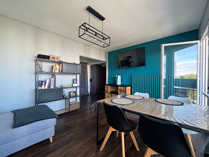 Maisons à vendre et appartements à louer - 1
