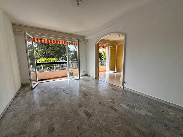 Appartement à vendre - Hyères, Centre-ville - 4 pièces - 2 chambres