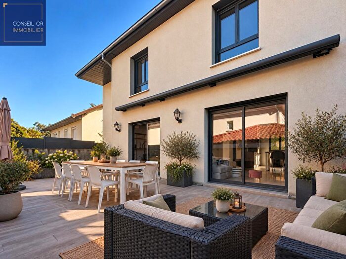 Maison 5 pièces à Sérézin-du-Rhône, à vendre