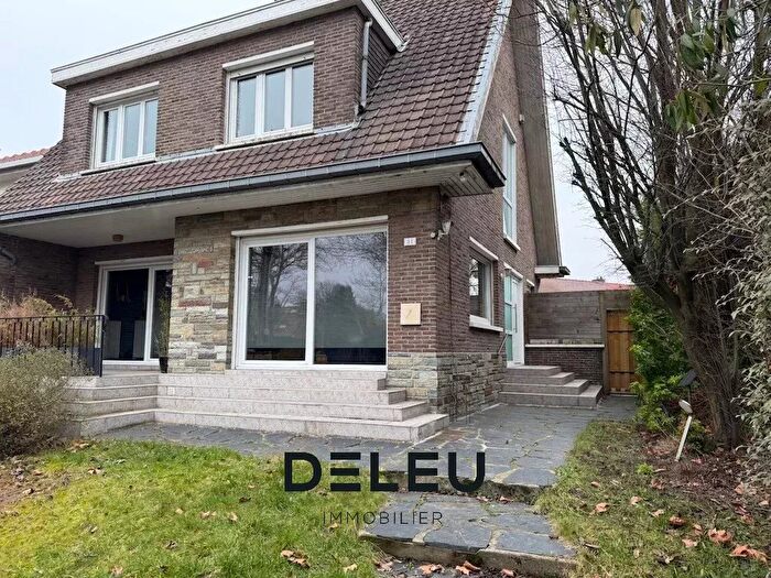 Maison à vendre - Wasquehal, Centre-ville, Pharos, Site Saint-Nicolas - 5 pièces - 4 chambres