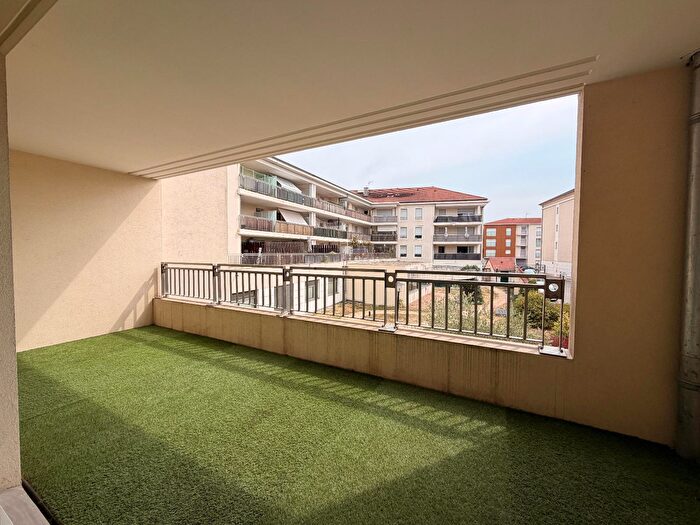 Appartement 3 pièces à louer à Meyzieu, Sud Ouest