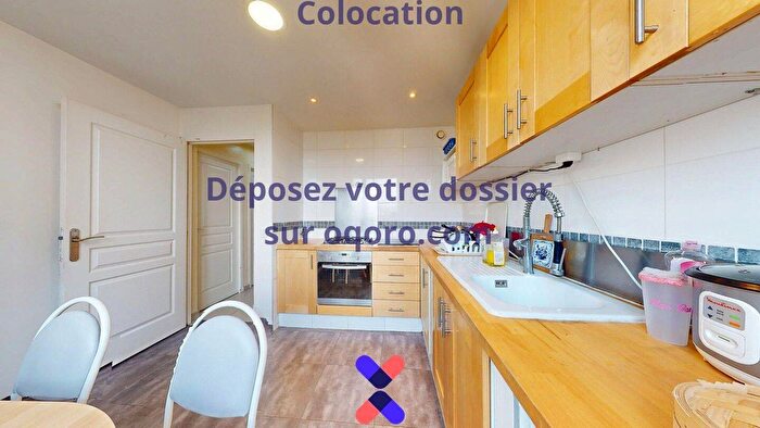Appartement à louer - Le Bachut, Lyon ème arrondissement - 4 pièces - 3 chambres