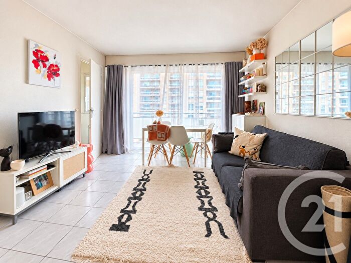 Courbevoie, Hôtel de ville - Appartement 2 pièces à vendre